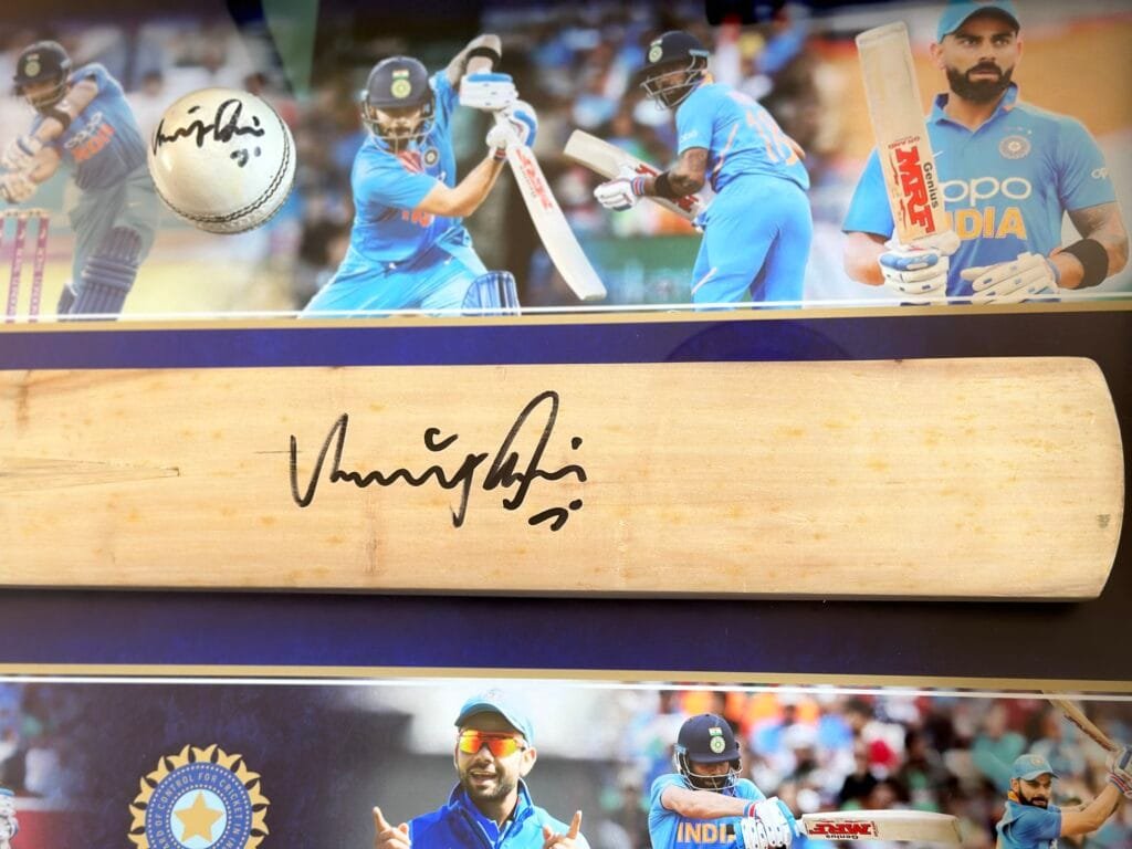 Virat Kohli signed autographed cricket bat and ball India ICONS - Balli ...